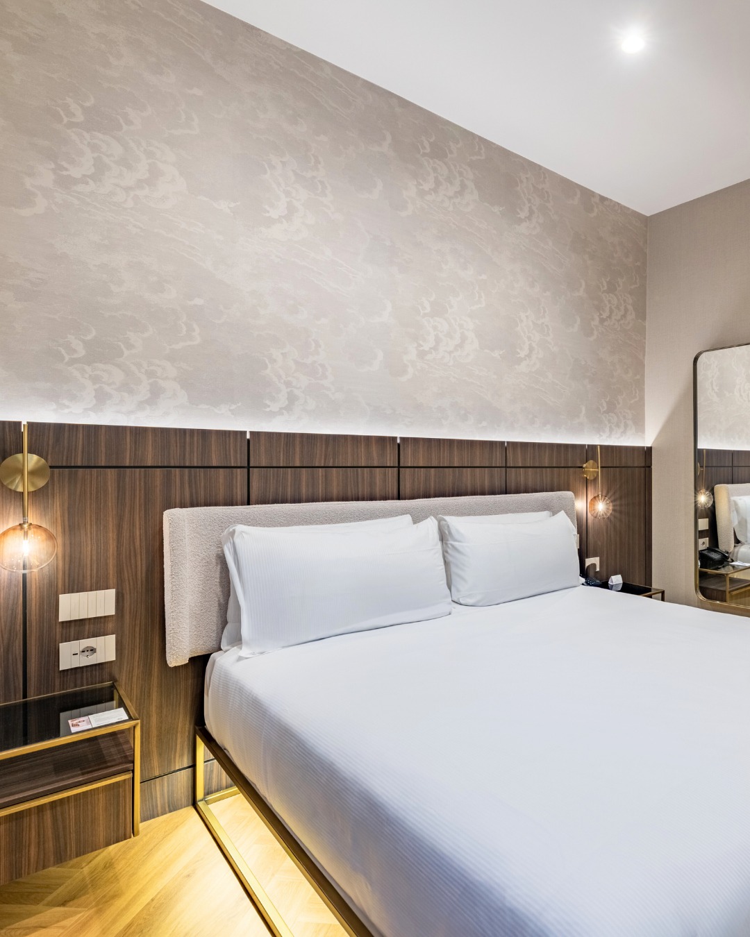 Official Website - Hotel Raffaello Rome
